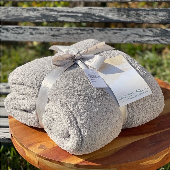 Barefoot Dreams | Bedding | Barefoot Dreams Cozychic Blanket Linen Warm ...